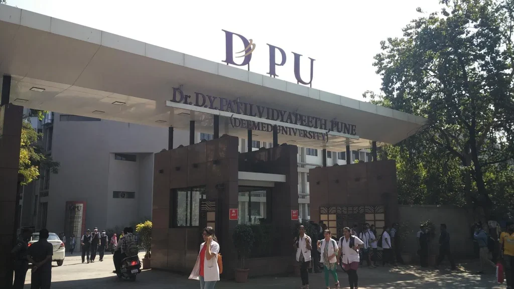 D. Y. Patil University Online (Courses, Admission, Fees 2024)
